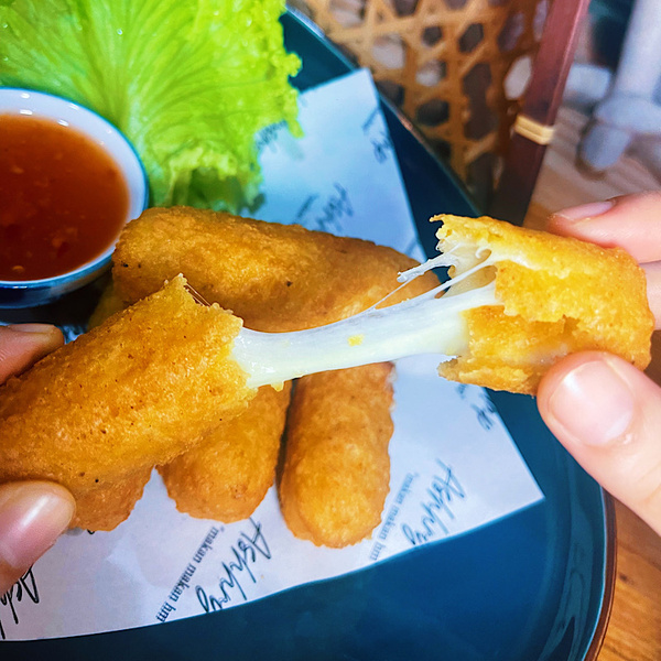 Mozarella Cheese Stick With Thai Sauce - Ashhry Shoshedap