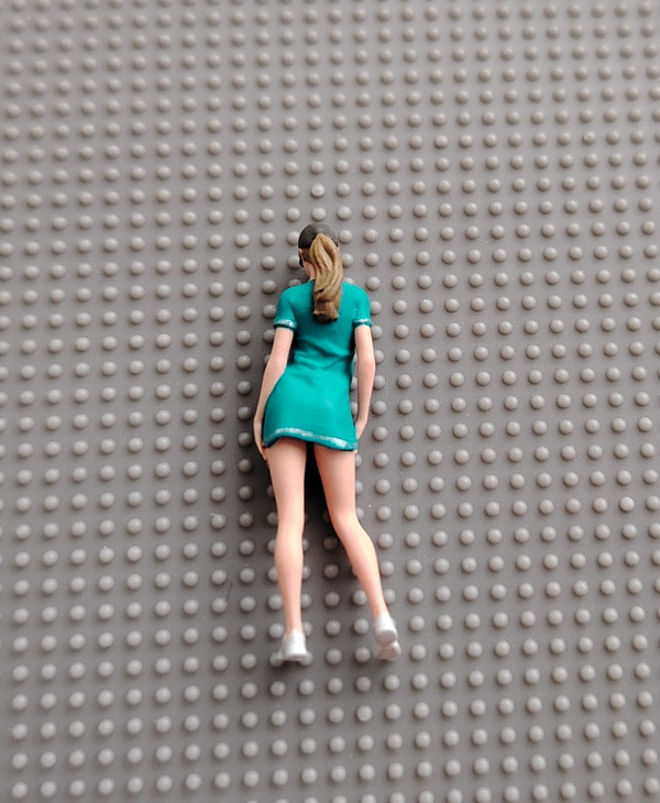 OXM 1.64 Figures Elisa - Collectors Qube