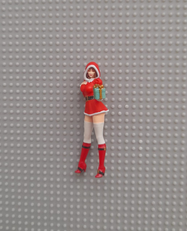 OXM Figures 1.64 Christmas Robin - Collectors Qube