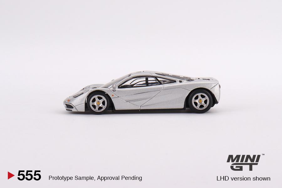 Mini GT 555 McLaren F1 Magnesium Silver MGT00555-L - Collectors Qube