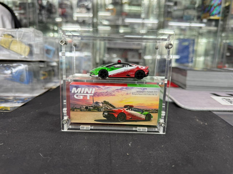 Mini GT Acrylic Box Display C WITHOUT CAR - Collectors Qube