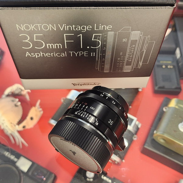 Voigtlander Nokton 35mm f1.5 ASPH. II Vintage Line Voigtlander Nokton 35mm f1.5 ASPH. II Vintage Line
