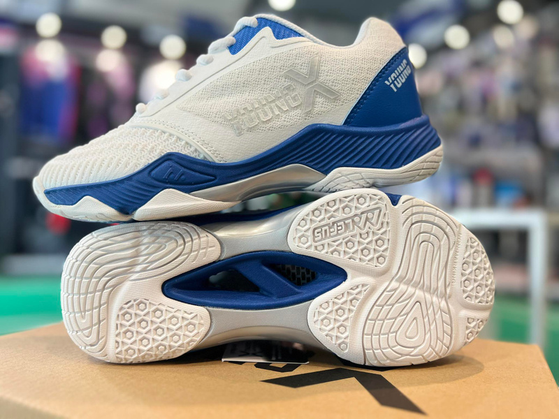 YOUNG-X Aero Blaze ( White/Blue ) - MM Badminton Shop