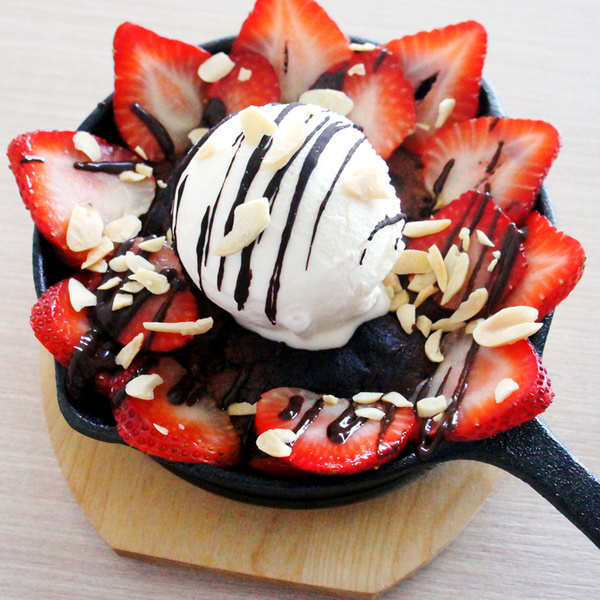 Panookie Strawberry Choc & Nuts - Nica Gelateria